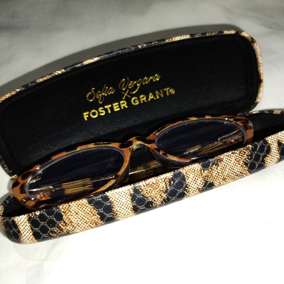 sofia by sofia vergara | Accessories | Sofia Vergara X Foster Grant ...